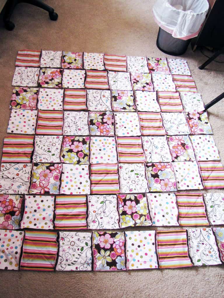 How To Make a Fast & Easy Quilt - Mom Spark