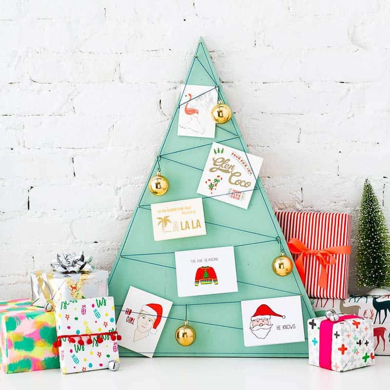 20 DIY Modern Christmas Card Display Ideas - Mom Spark c