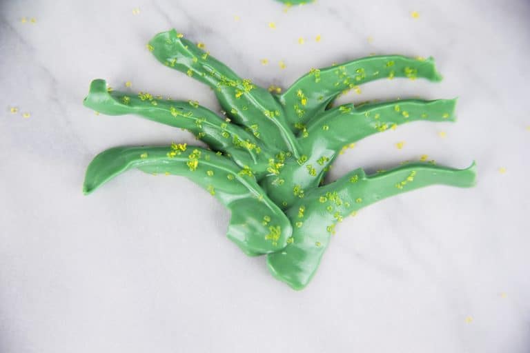 Pretzel Rod Palm Tree Snack Recipe - Mom Spark